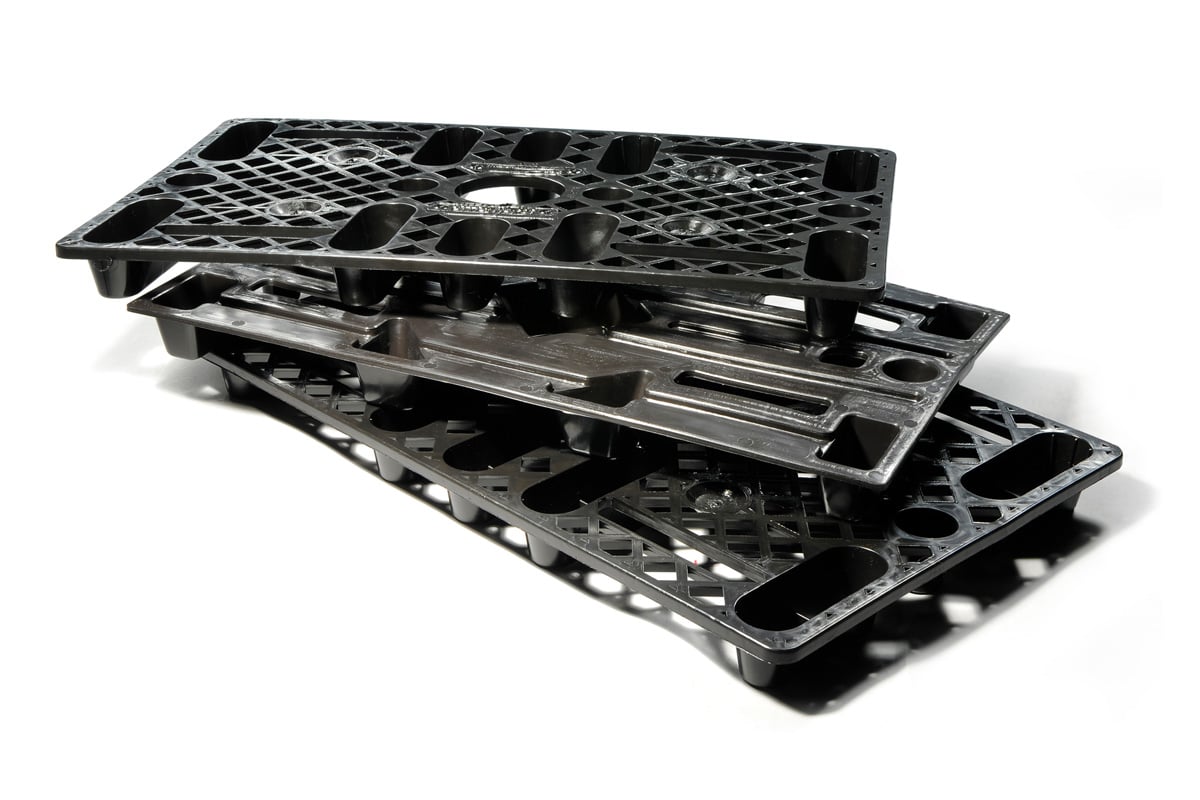 Mini-Pallets for Moving Feed and Bagged Products | DuraPlas